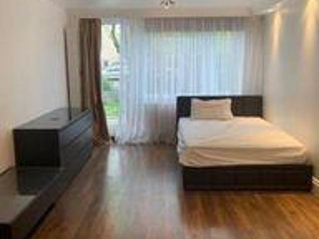 4 Bedrooms Flat for rent in Downsfield Close, London W9