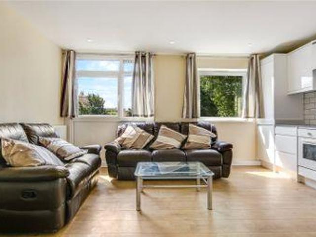 4 Bedrooms Flat for rent in Dacca Street, London SE8