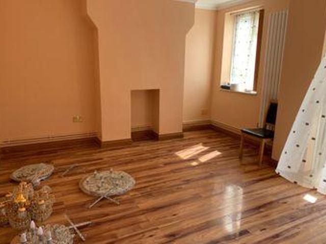 4 Bedrooms Flat for rent in Devons Road, London E3