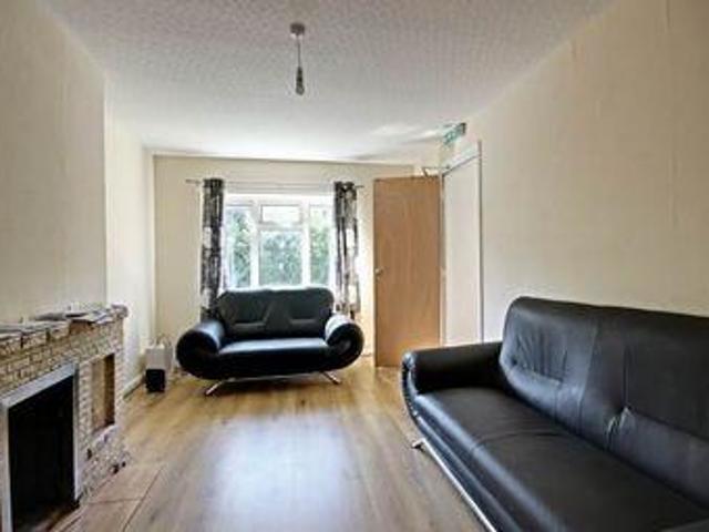 4 Bedrooms Flat for rent in Deerswood Avenue, Hatfield, Hertfordshire AL10