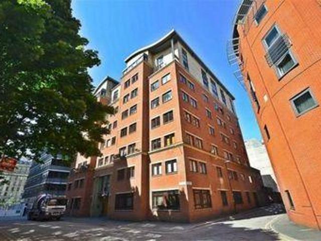 4 Bedrooms Flat for rent in Dickinson Street, Manchester M1