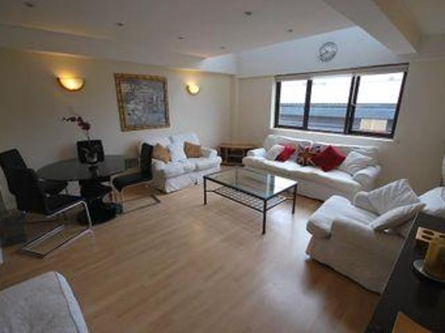 4 Bedrooms Flat for rent in Dickinson Street, Manchester M1 4lx