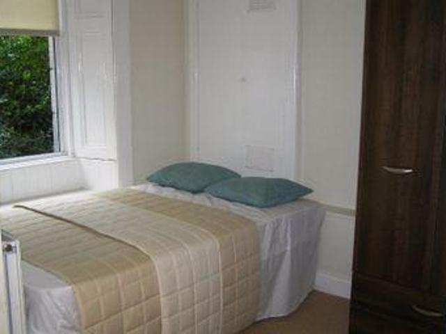4 Bedrooms Flat for rent in Dundee Terrace, Polwarth, Edinburgh EH11