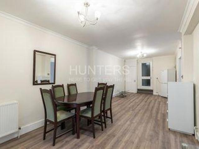 4 Bedrooms Flat for rent in Ebbsfleet Road, London NW2
