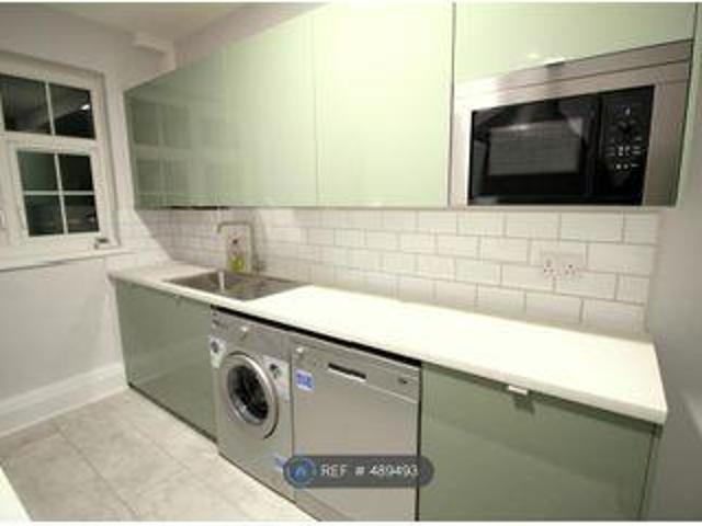 4 Bedrooms Flat for rent in Fountain Road, London SW17