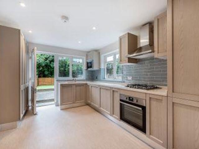 4 Bedrooms Flat for rent in Fernlea Road, Balham, London SW12