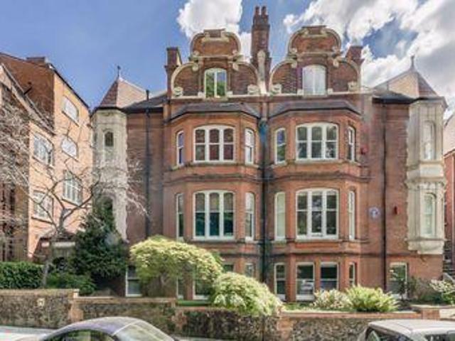 4 Bedrooms Flat for rent in Frognal Gardens, London NW3