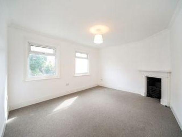4 Bedrooms Flat for rent in Fulham Road, London SW6