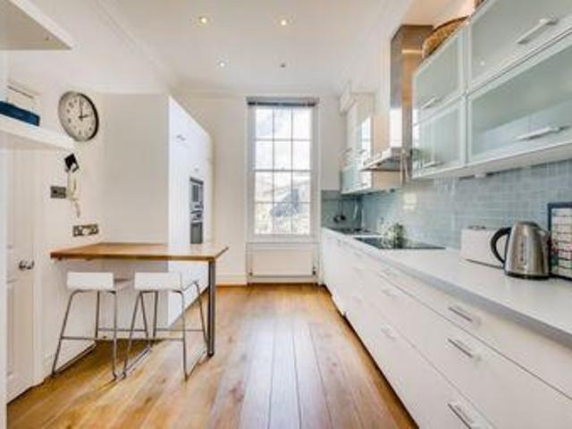 4 Bedrooms Flat for rent in Kempsford Gardens, Earls Court SW5