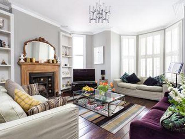 4 Bedrooms Flat for rent in Holmbury View, London E5