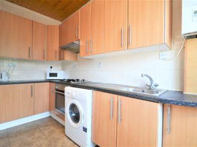 4 Bedrooms Flat for rent in Horn Lane, North Acton, London W3