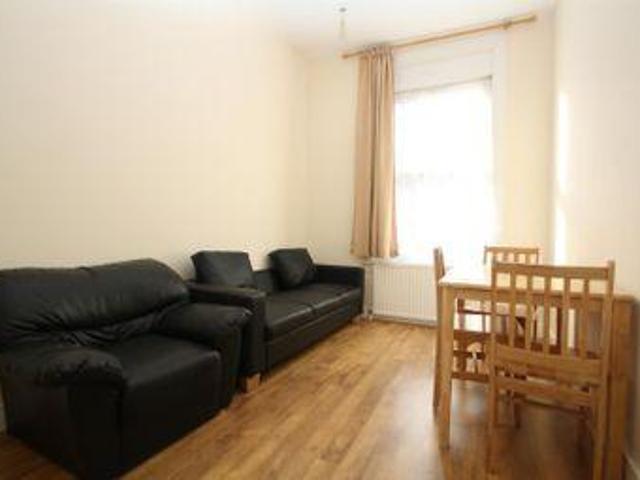 4 Bedrooms Flat for rent in Hornsey Road, London N19
