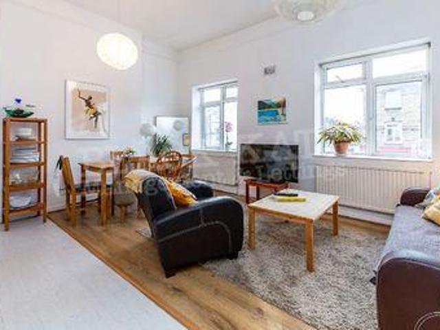 4 Bedrooms Flat for rent in Hornsey Road, London N7