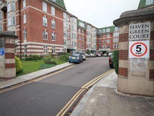 4 Bedrooms Flat for rent in Haven Green Court, Ealing W5