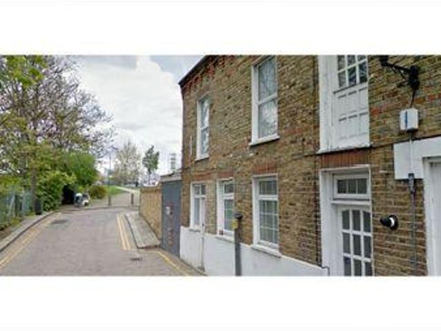 4 Bedrooms Flat for rent in Hansard Mews, West Kensington W14