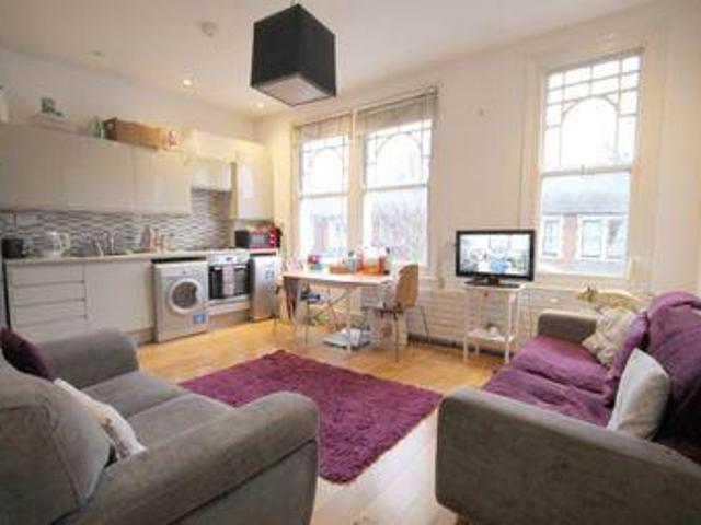 4 Bedrooms Flat for rent in Harberton Road, Archway N19