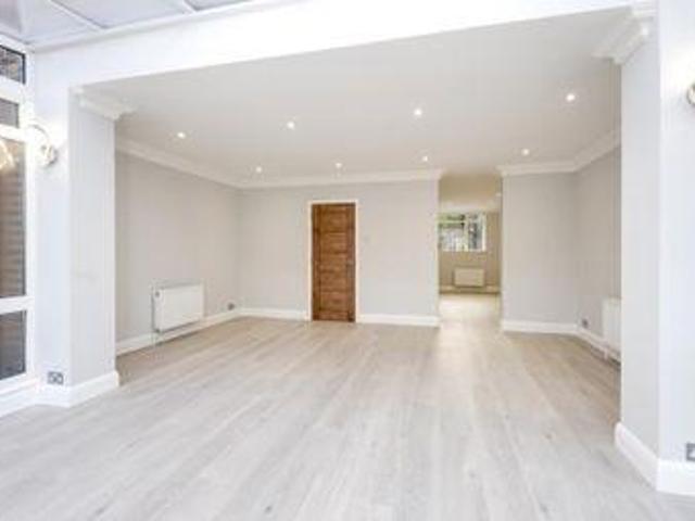 4 Bedrooms Flat for rent in Harley Road, London NW3