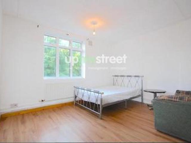 4 Bedrooms Flat for rent in Harrington Square, Camden Town NW1