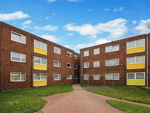 4 Bedrooms Flat for rent in Harts Lane, Barking, Essex IG11