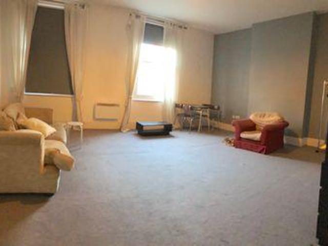 4 Bedrooms Flat for rent in High Street, Houslow TW3