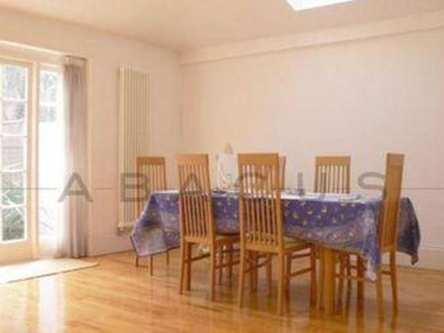 4 Bedrooms Flat for rent in Johns Avenue, London NW4