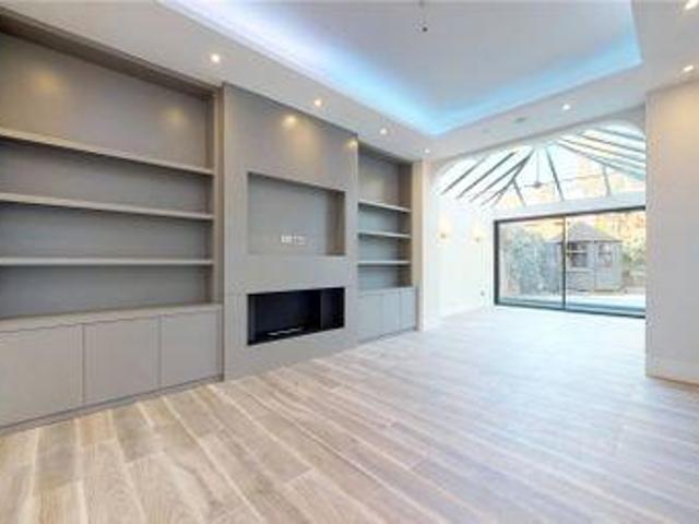 4 Bedrooms Flat for rent in Ornan Road, London NW3
