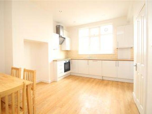 4 Bedrooms Flat for rent in Lodge Mansions Parade, Green Lanes, London N13