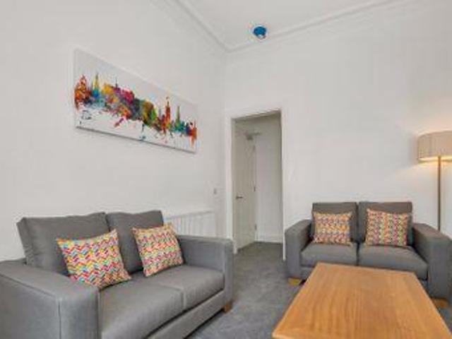 4 Bedrooms Flat for rent in Leven Street, Tollcross, Edinburgh EH3