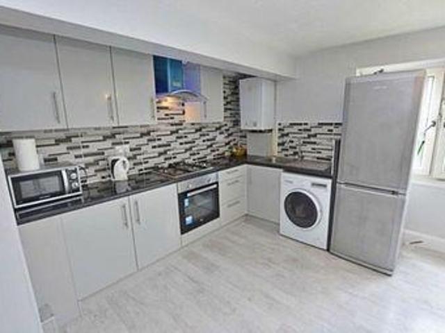 4 Bedrooms Flat for rent in Moxon Close, Plaistow E13
