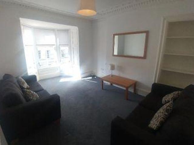 4 Bedrooms Flat for rent in Montgomery Street, Leith, Edinburgh EH7