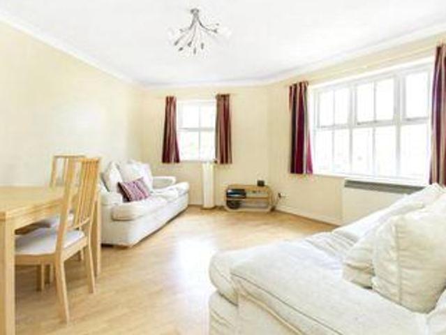 4 Bedrooms Flat for rent in Massingberd Way, London SW17