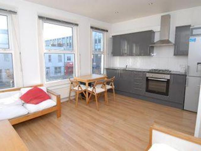 4 Bedrooms Flat for rent in Merton Road, Southfields SW18