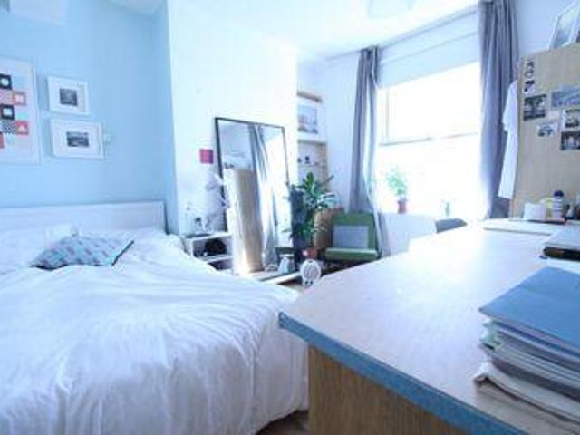 4 Bedrooms Flat for rent in Millers Terrace, Dalston E8
