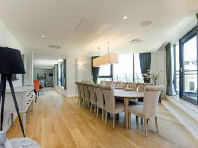 4 Bedrooms Flat for rent in Millharbour, Isle Of Dogs E14