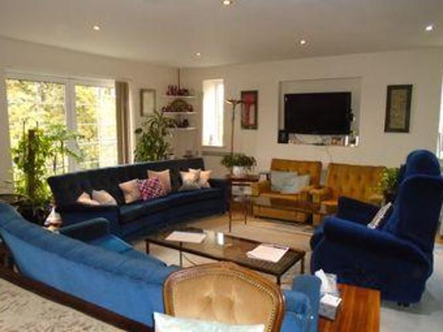 4 Bedrooms Flat for rent in Mulberry Close, Hendon NW4