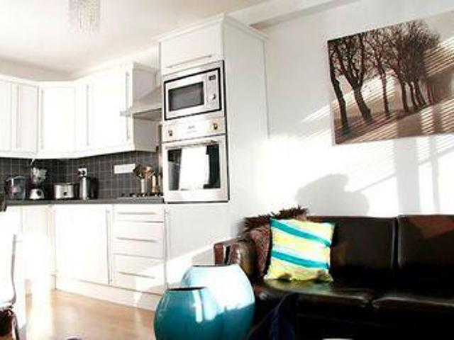 4 Bedrooms Flat for rent in Murray Grove, London N1