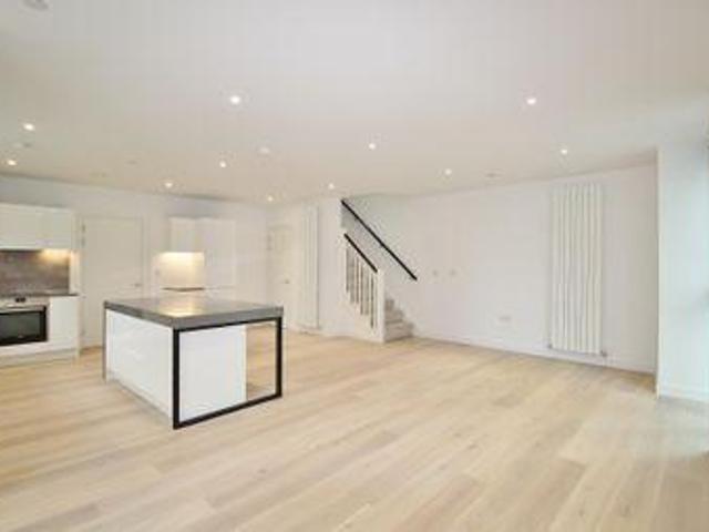 4 Bedrooms Flat for rent in Schooner Road, Royal Wharf, London E16