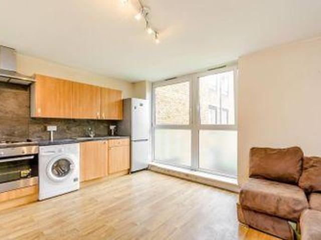 4 Bedrooms Flat for rent in Siward Road, London SW17