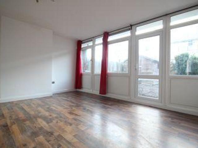 4 Bedrooms Flat for rent in Styles Court, London SW9