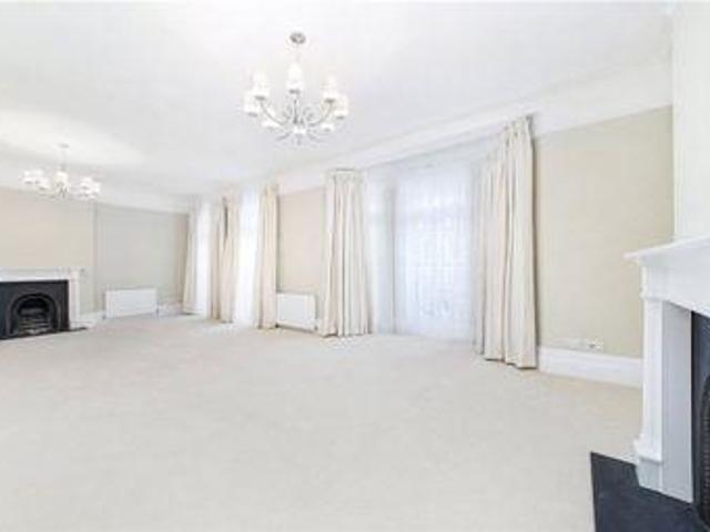 4 Bedrooms Flat for rent in St Georges Court, Gloucester Road, London SW7