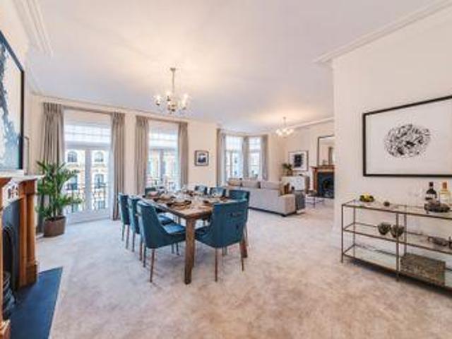 4 Bedrooms Flat for rent in St Georges. Court, Gloucester Road, South Kensington, London SW7