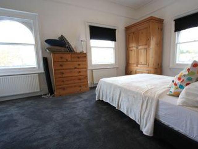 4 Bedrooms Flat for rent in St.James´s Drive, Wandsworth SW17