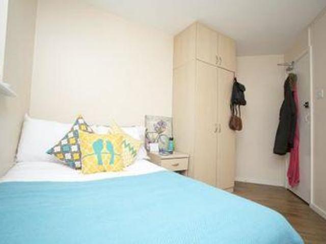 4 Bedrooms Flat for rent in Standard Room, Manchester Court, Manchester M4