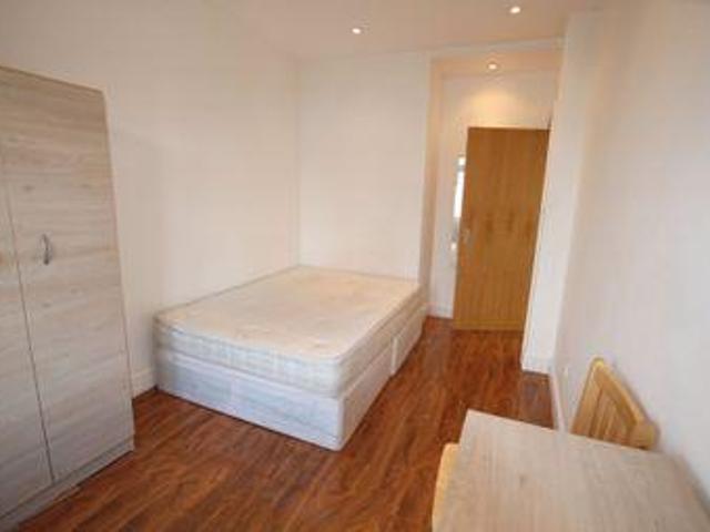 4 Bedrooms Flat for rent in Station Terrace, Kensal Rise, London NW10