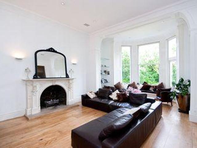 4 Bedrooms Flat for rent in Sutherland Avenue, Little Venice, London W9