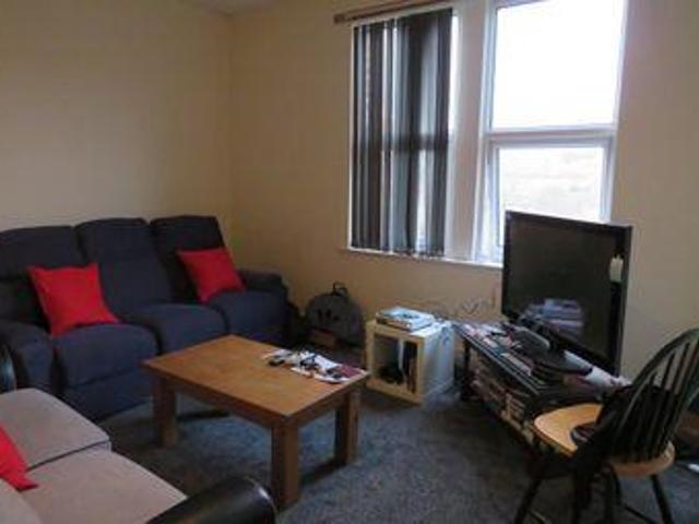 4 Bedrooms Flat for rent in Sugar Well Court, Meanwood Road, Leeds LS7
