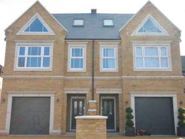 4 Bedrooms Flat for rent in Sycamore Grove, New Malden KT3
