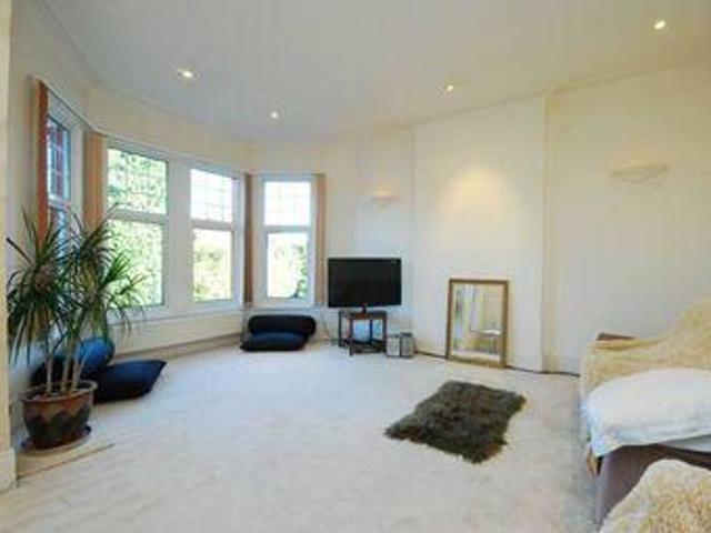 4 Bedrooms Flat for rent in Park View Road, London N3