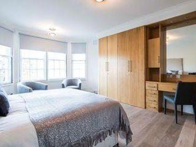4 Bedrooms Flat for rent in Park Road, London NW8