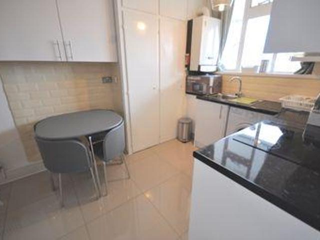4 Bedrooms Flat for rent in Pembroke House, Hallfield Estate, London W2